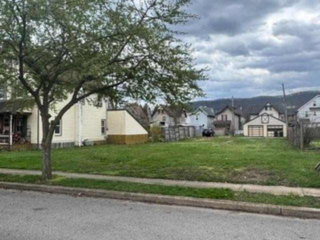 2247 Trenton Ave, Williamsport, PA 17701