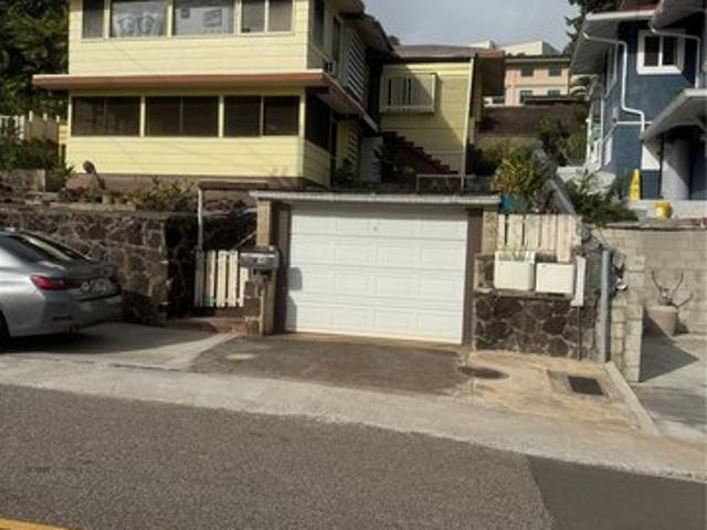 2248 Makanani Dr, Honolulu, HI 96817