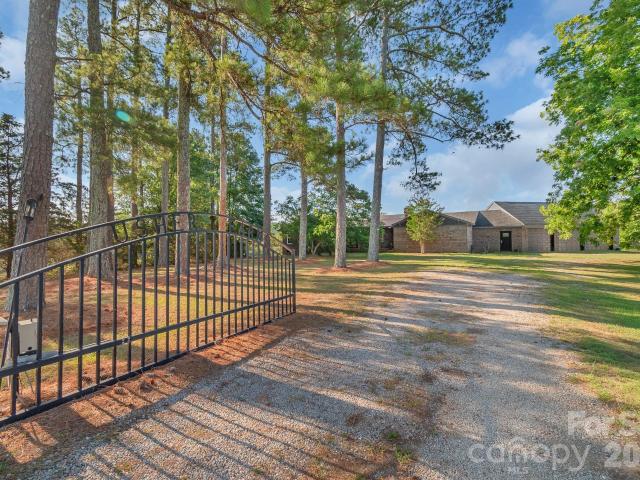 2248 Willie Usher Road