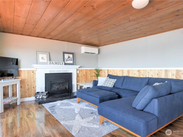 22492 N US Hwy 101