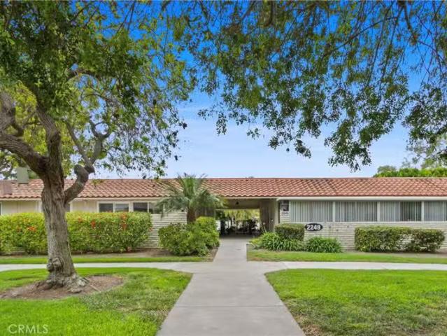 2249 Via Mariposa E, Unit P, Laguna Woods, CA 92637 MLS #OC25.