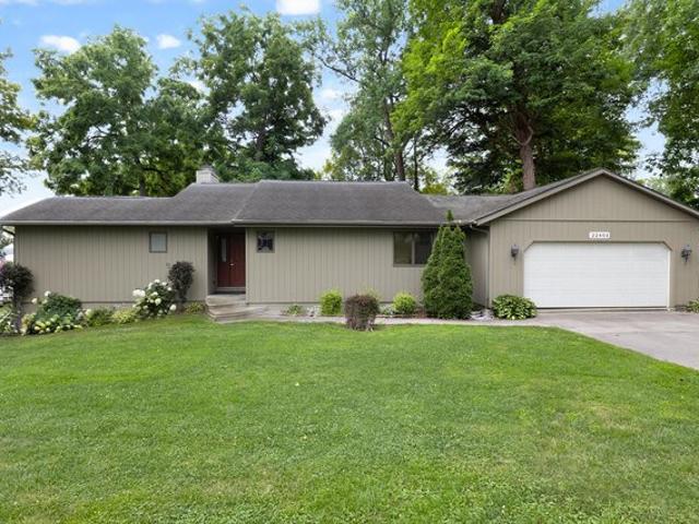 22403 Maple Row St, Cassopolis, MI 49031