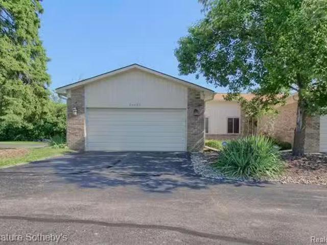 22400 W 12 MILE RD, SOUTHFIELD, MI 48034 Condo/Townhome For Sa.