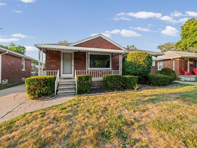 22401 Oconnor St, Saint Clair Shores, MI 48080
