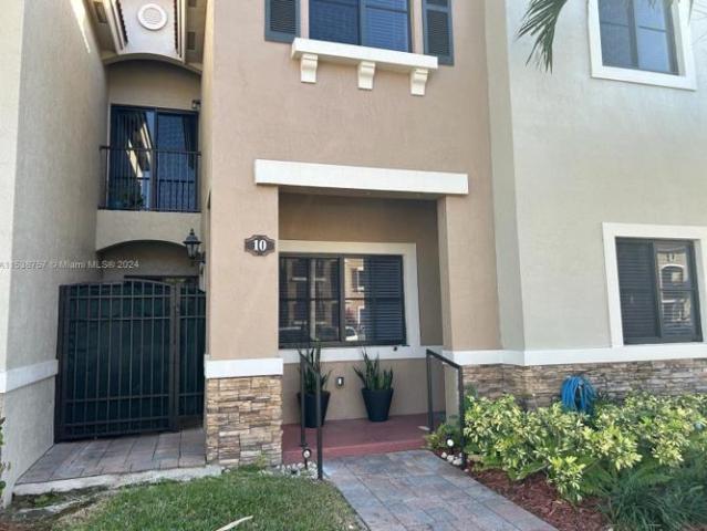 22401 SW 88th Pl #10 27, Cutler Bay, FL 33190