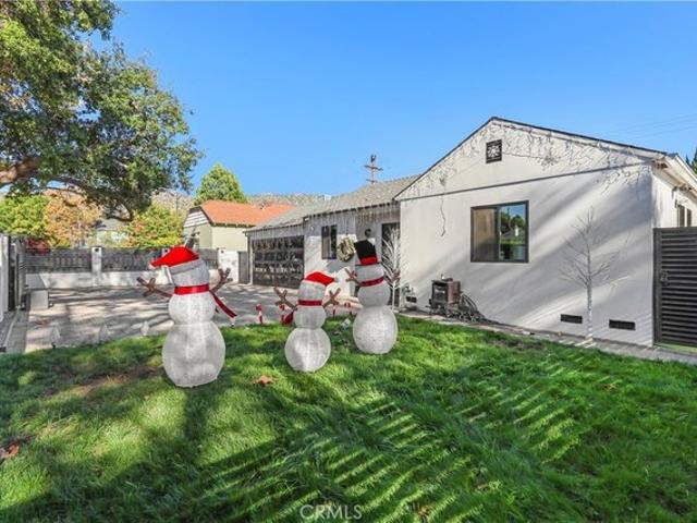 2240 N Parish Pl, Burbank, CA 91504