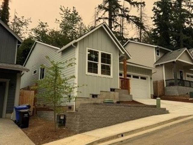 2240 NE 207th Pl, Fairview, OR 97024