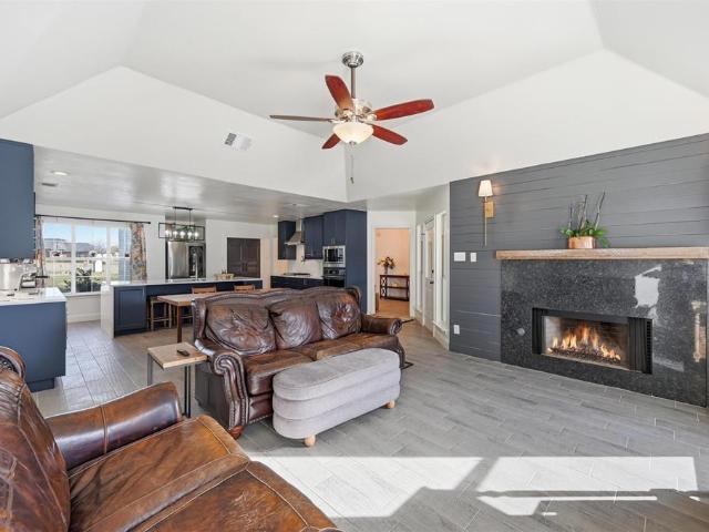 2240 Cottonwood Ct, Midlothian, TX 76065 | MLS #21216 | Compass