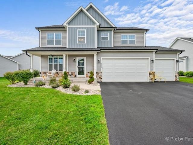 2240 Coventry Cir S, Sycamore, IL 60178