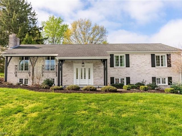 2240 Devonshire Dr NW, Canton, OH 44708