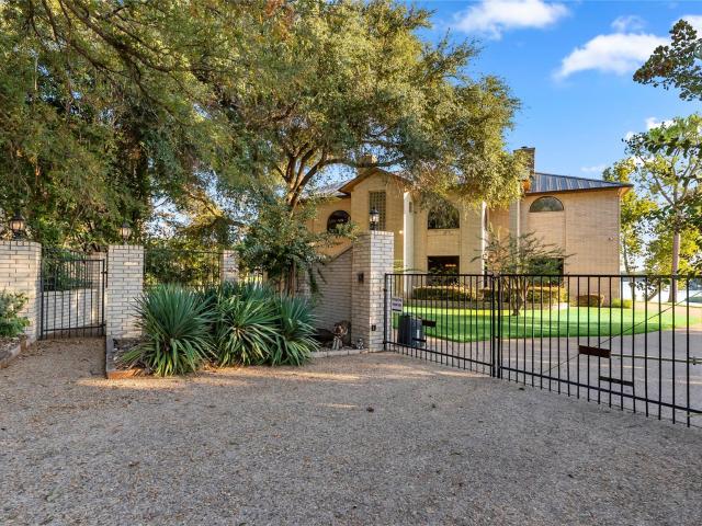 2240 Fred Woods Dr