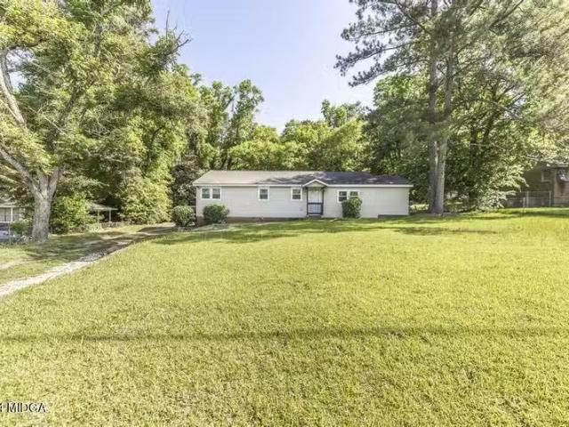 2240 GREENWOOD DR, MACON, GA 31211 Single Family Residence For.