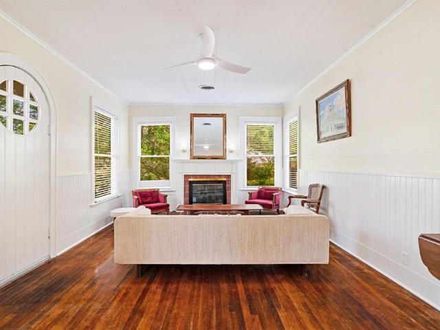2240 Hubbard