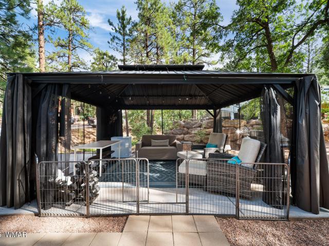 2240 Lariat Way