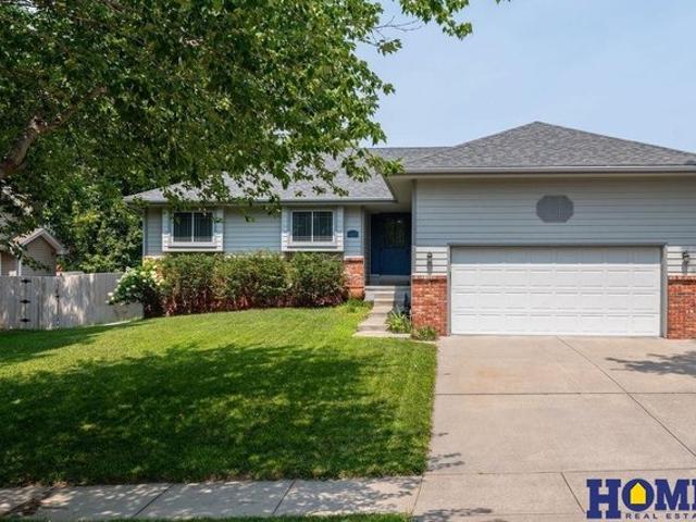 2240 Philadelphia Dr, Lincoln, NE 68521