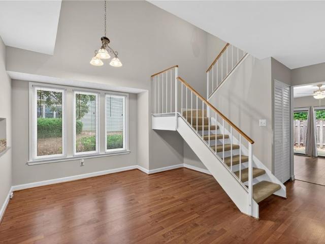 2240 Runnymead Ridge SE