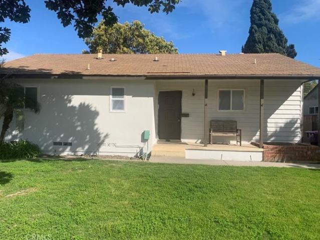 2240 Senasac Ave, Long Beach, CA 90815