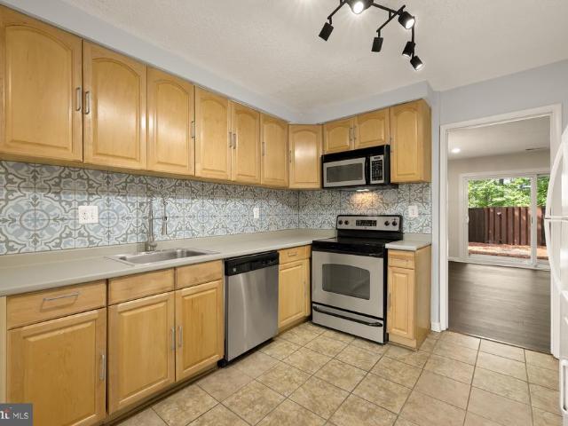2240 Southgate Square