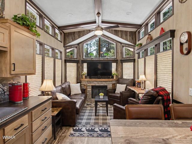 2240 Tender Foot Trail