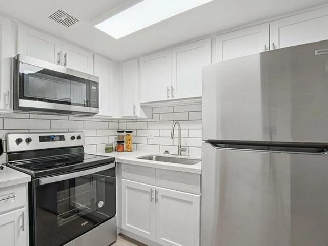 2240 W University Dr, Mesa, AZ 85201