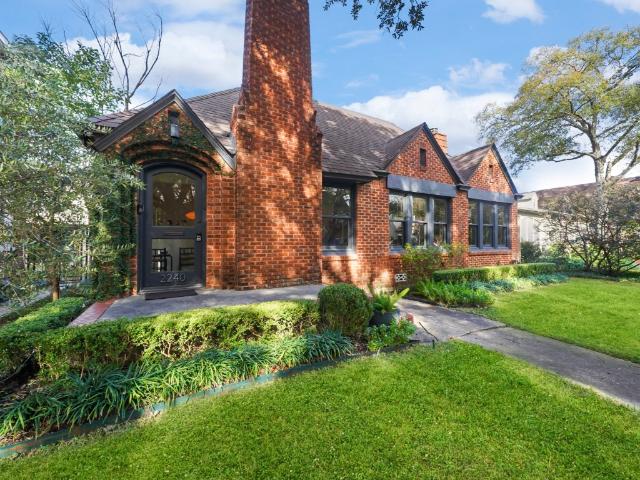 2240 Wroxton Rd, Houston, TX 77005 | MLS #75018 | Compass