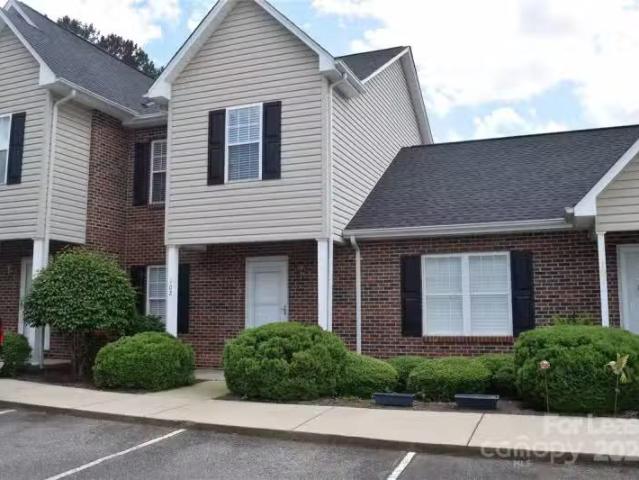 2240 15th Avenue NE, 102, Hickory, NC 28601