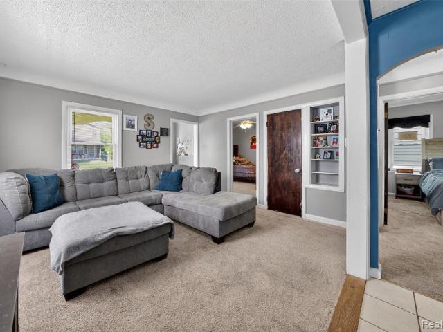 22410 Glen Court