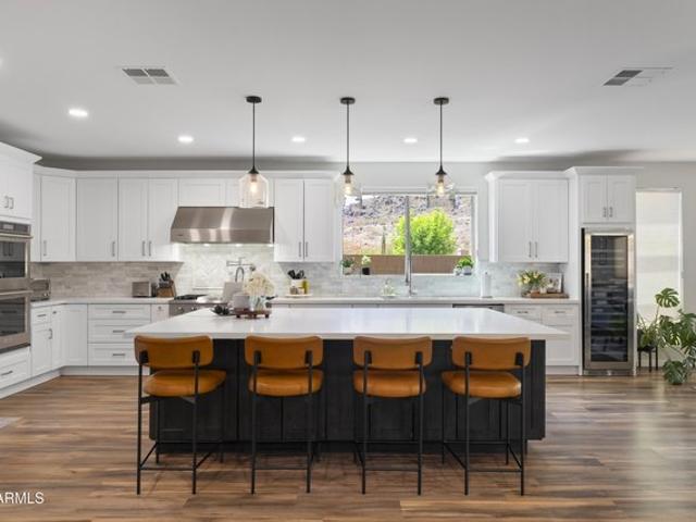 22415 N 63rd Dr, Glendale, AZ 85310
