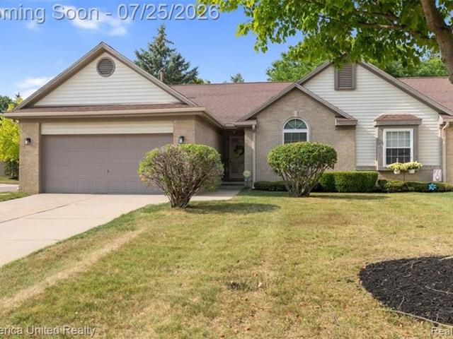 2241 Meadow Brook Ct, Commerce Township, MI 48390