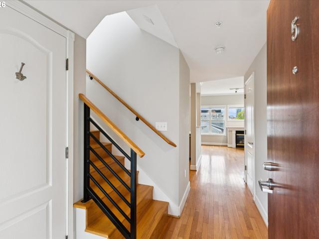 2241 nw pettygrove st # 5