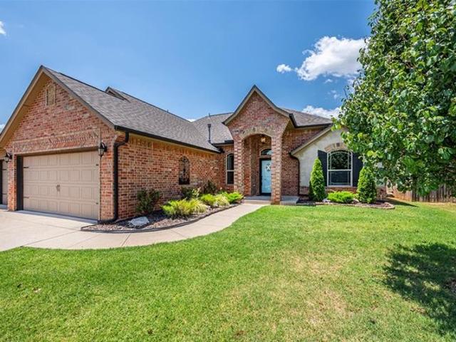 2241 Timber Xing, Yukon, OK 73099