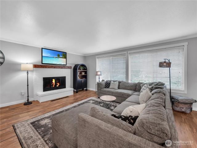 22423 SE 321st St, Kent, WA 98042 | MLS #2484