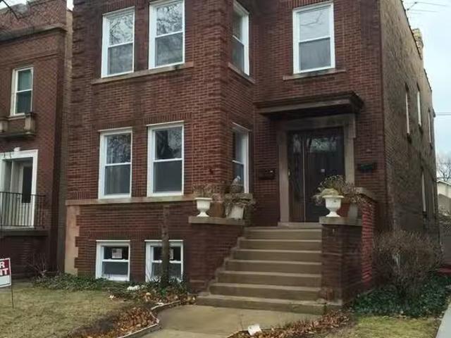 22424976 5235 W Montrose Ave