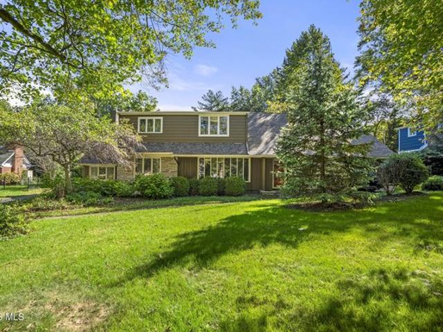 2242 Dundas Rd, Ottawa Hills, OH 43606
