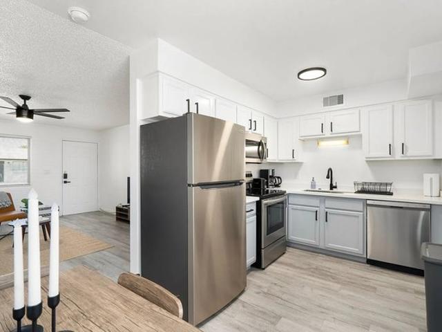 2242 E Pinchot Ave, Phoenix, AZ 85016