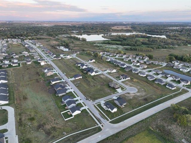 2242 Ketelsen Dr, Ames, IA 50010