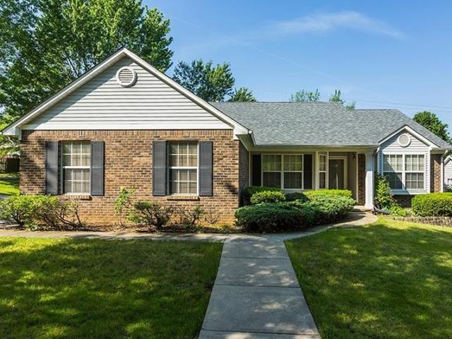 2242 Stonewood Ln, Lexington, KY 40509