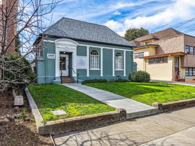 2242 Santa Clara Ave