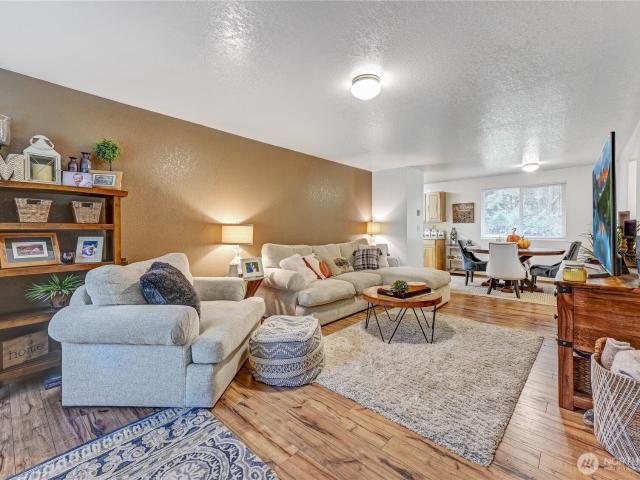 2242 th Ave SE, Unit B, Woodinville, WA 98077 | MLS #2500 | Compass