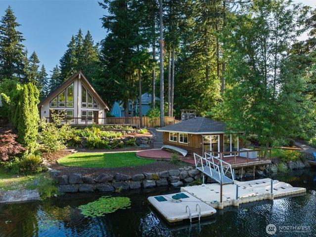 22430 SE 300th St, Black Diamond, WA 98010