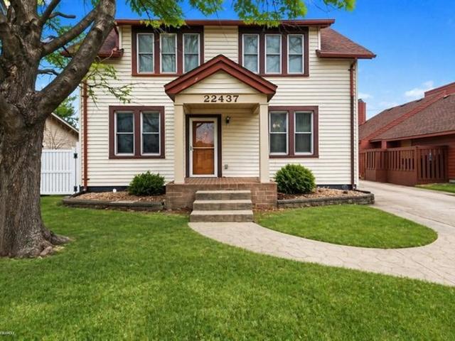 22437 Milner St, Saint Clair Shores, MI 48081