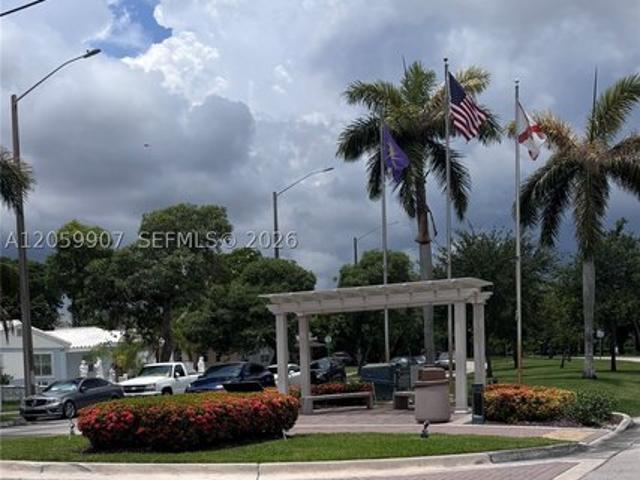 2243 NE 172nd St, North Miami Beach, FL 33160