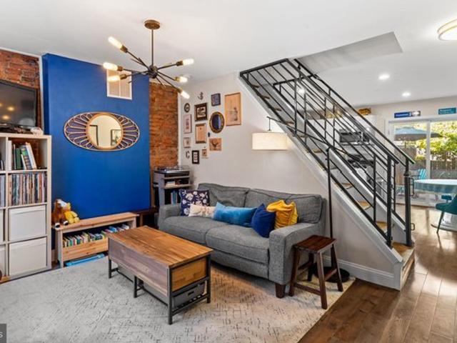 2243 League St, Philadelphia, PA 19146