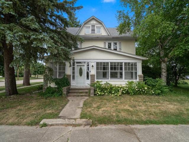 224 2nd Ave SE, Pipestone, MN 56164