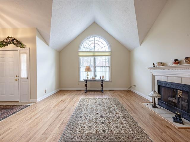 224 Country View Dr