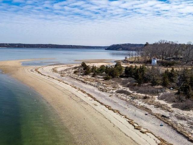 224 Centre Island Rd, Centre Island, NY 11771