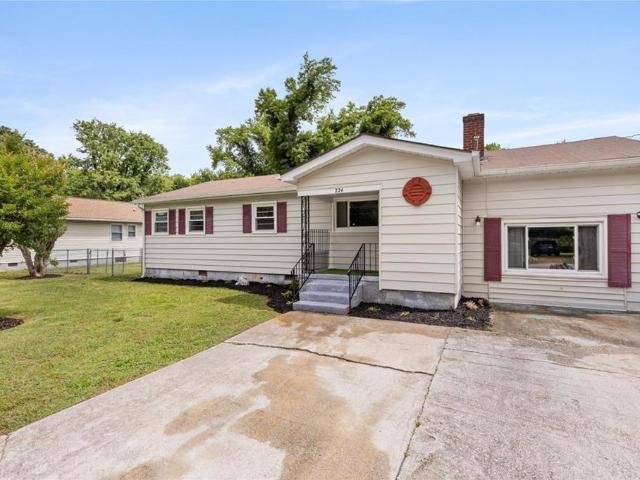 224 Chamberlin AVE W