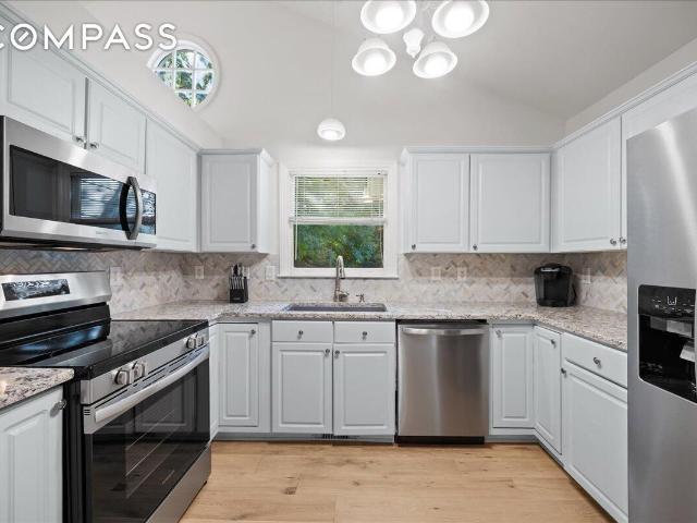 224 Amberglow Pl, Cary, NC