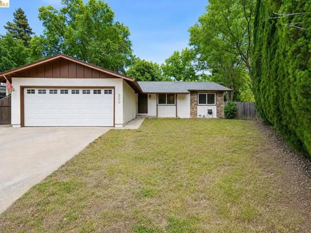 224 Amherst Ct, Vacaville, CA 95687