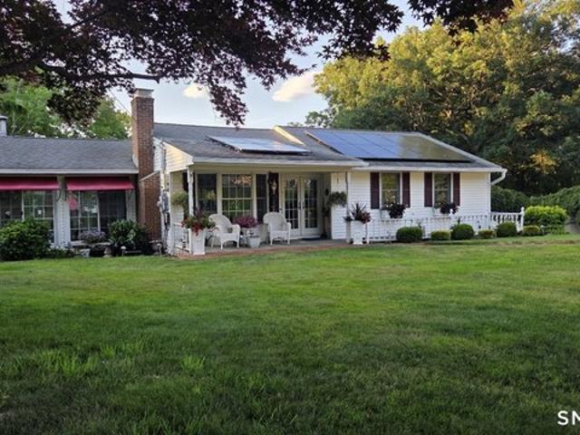 224 Amity St, Meriden, CT 06450